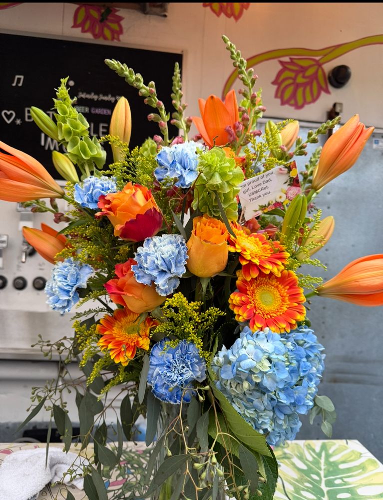 DIVINE FLOWER SHOP - Updated January 2026 - 68 Photos & 21 Reviews ...