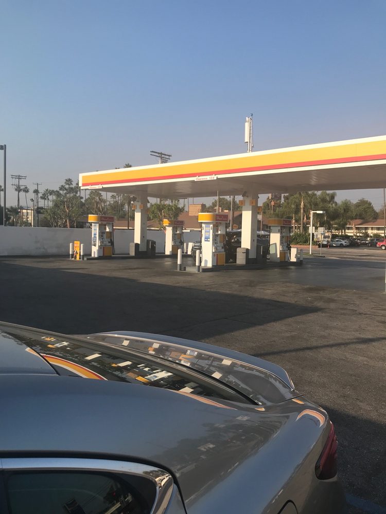 BURBANK SHELL - Updated September 2024 - 11 Photos & 14 Reviews - 5556 ...