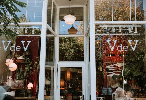 VDEV - Updated May 2025 - 5042 Boulevard St-Laurent, Montréal, Quebec ...