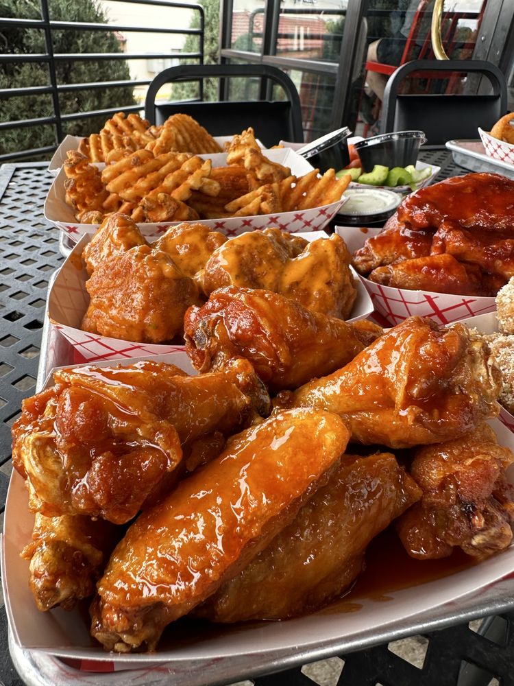 CD’S WINGS - FREEDOM STREET - Updated September 2025 - 15177 Candelas ...