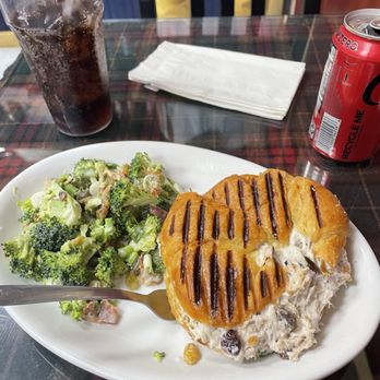 HIGHLAND DELI & GRILL - Updated December 2025 - 47 Photos & 90 Reviews ...