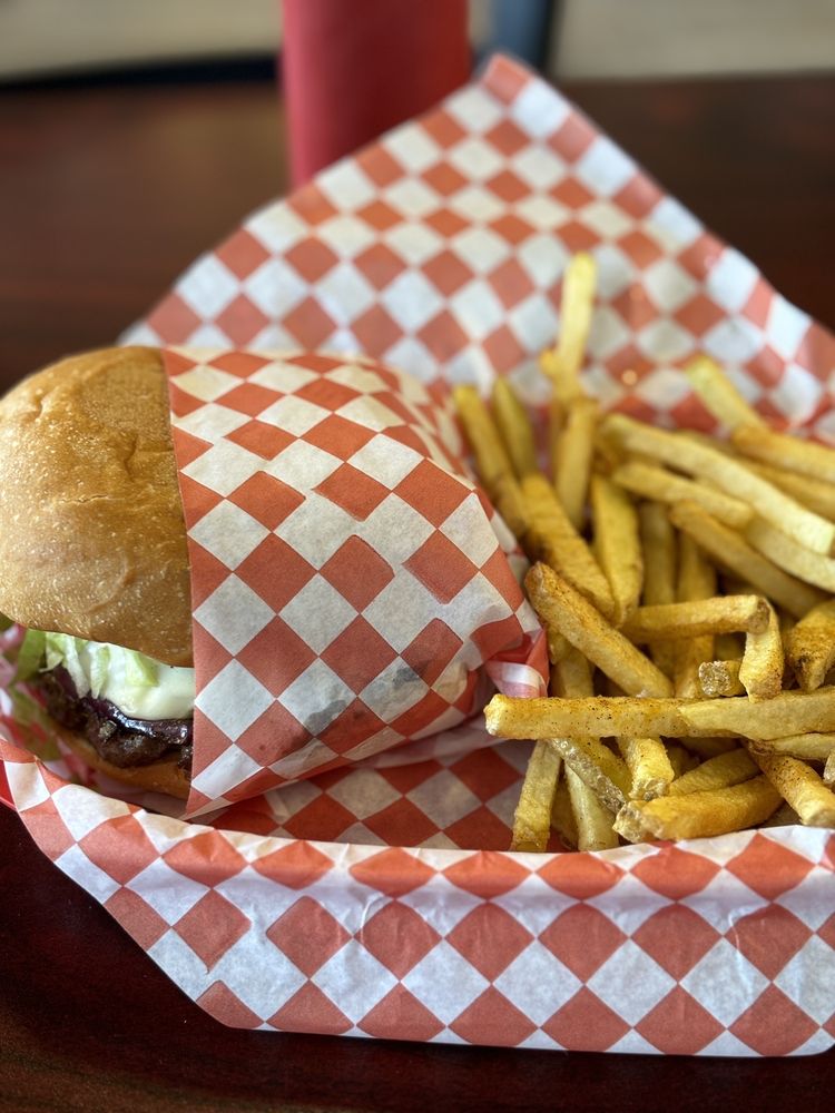 J’S BURGERS - Updated May 2026 - 152 Photos & 305 Reviews - 747 Spring ...
