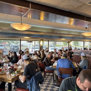 SILVER DINER - Updated December 2025 - 742 Photos & 697 Reviews - 6592 ...