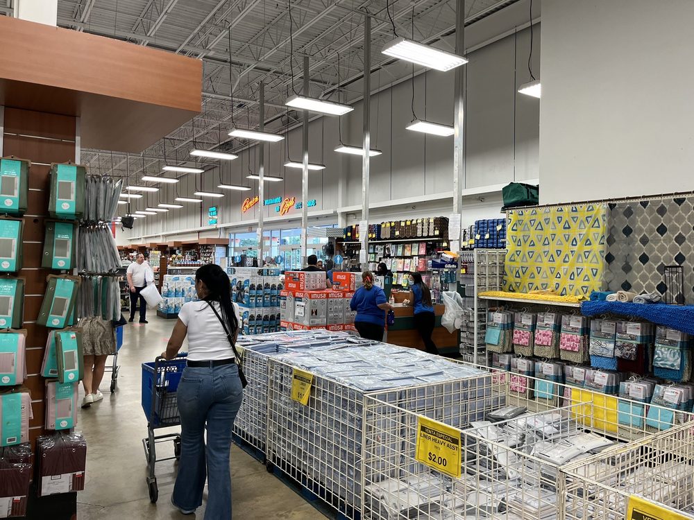 CAPRI - Updated July 2025 - 17 Photos - Grand Boulevard Los Prados S/N ...