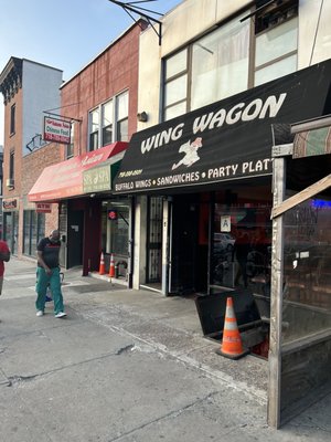 WING WAGON - Updated December 2025 - 46 Photos & 143 Reviews - 351 ...