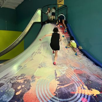 URBAN AIR TRAMPOLINE AND ADVENTURE PARK - Updated December 2024 - 148 ...