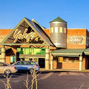 YOKE’S FRESH MARKET - Updated August 2024 - 10 Reviews - 3321 W Indian ...