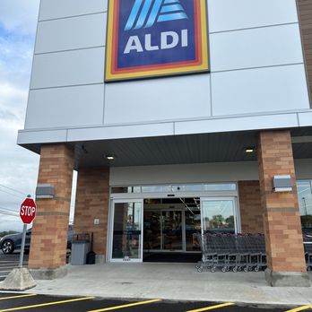 ALDI - Updated May 2025 - 5418 Liberty Square Dr, Liberty Township ...