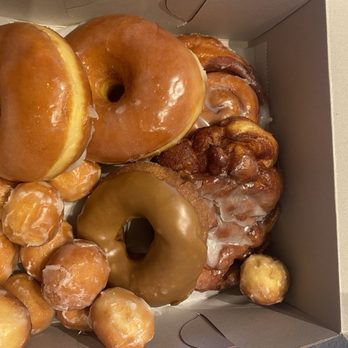 DONUT RUN - Updated July 2024 - 351 Photos & 208 Reviews - 6904 4th St ...