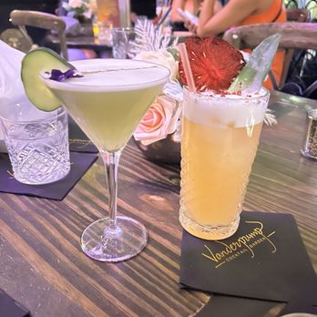 VANDERPUMP COCKTAIL GARDEN - Updated July 2024 - 4268 Photos & 1711 ...
