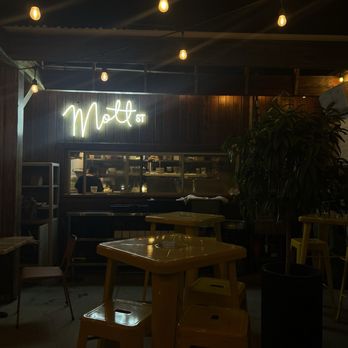 MOTT ST - Updated September 2024 - 1905 Photos & 1041 Reviews - 1401 N ...