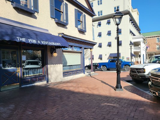 THE PUB & RESTAURANT - Updated May 2024 - 272 Photos & 452 Reviews - 21 ...