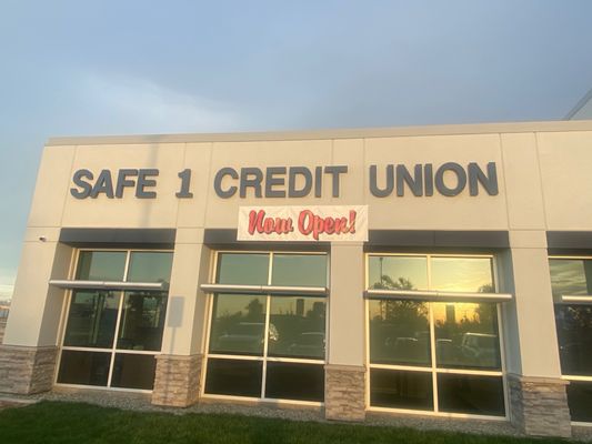 SAFE 1 CREDIT UNION - Updated October 2025 - 31 Photos - 1008 Fremont ...