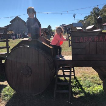 LARK RANCH - Updated October 2025 - 75 Photos & 45 Reviews - 1611 N ...