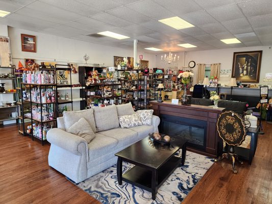 BEYOND TREASURES THRIFT BOUTIQUE - Updated January 2026 - 1731 W ...