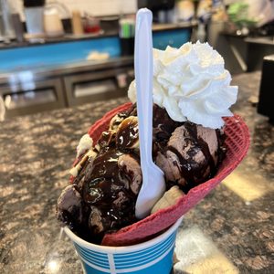 SCOOPS ON MAIN - Updated November 2024 - 17 Photos - 222 S Main St ...