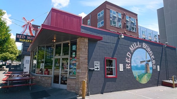 RED MILL BURGERS - 303 Photos & 887 Reviews - 1613 W Dravus St, Seattle ...