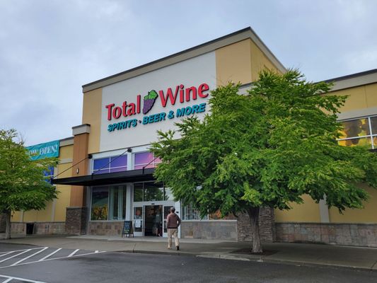 TOTAL WINE & MORE - Updated December 2025 - 30 Photos - 2501 SW Trenton ...