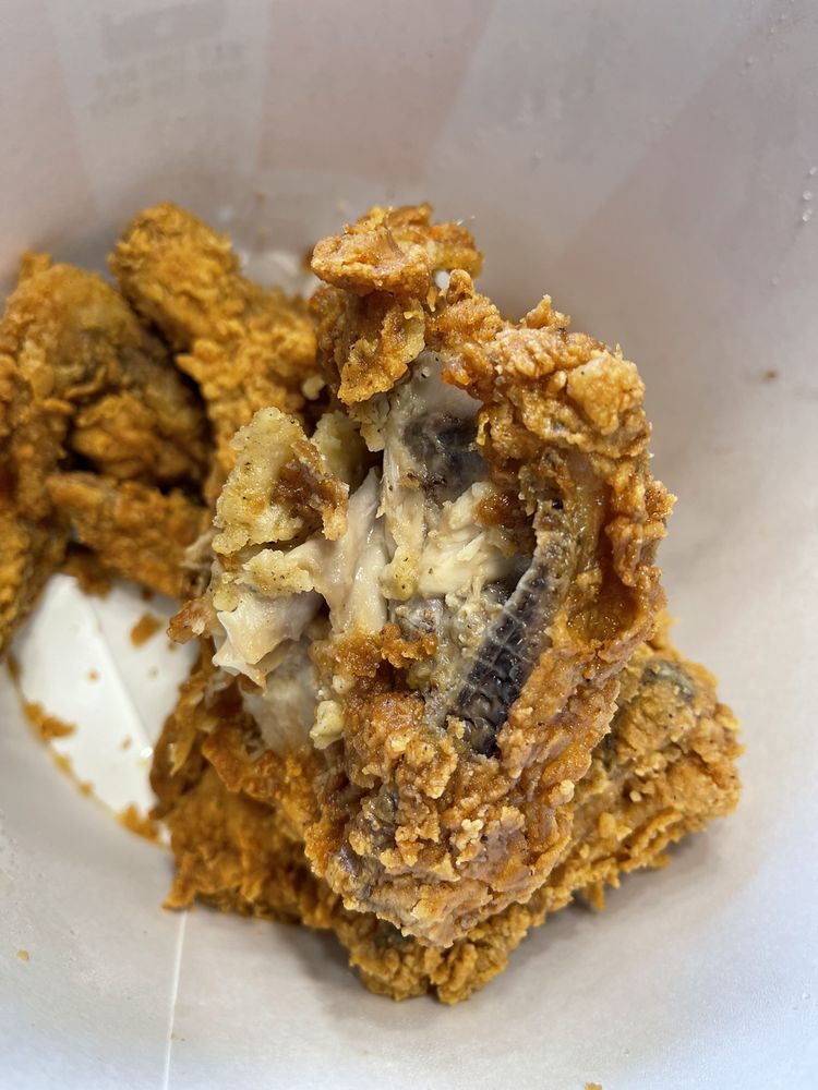 KFC - Updated April 2025 - 30 Reviews - 9899 E Washington St ...