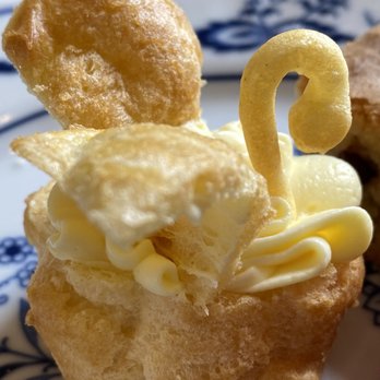 SWAN HOUSE - Updated December 2025 - 24 Photos & 12 Reviews - 225 W ...