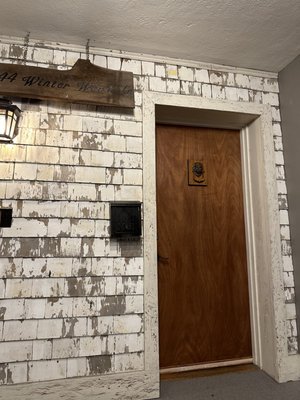 MASS ESCAPE - Updated September 2025 - 22 Photos & 34 Reviews - 13 N ...