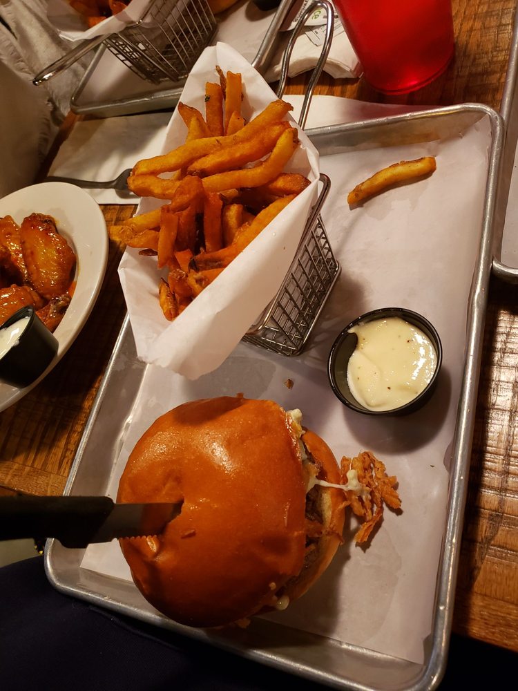 BURGEROLOGY - ROCKVILLE CENTRE - 895 Photos & 676 Reviews - Desserts ...