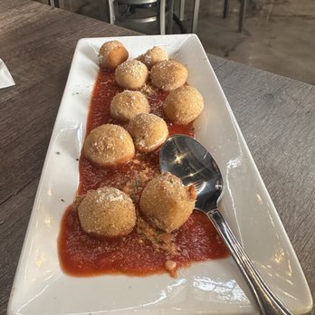 BLU BURGER GRILLE - Updated January 2026 - 202 Photos & 415 Reviews ...