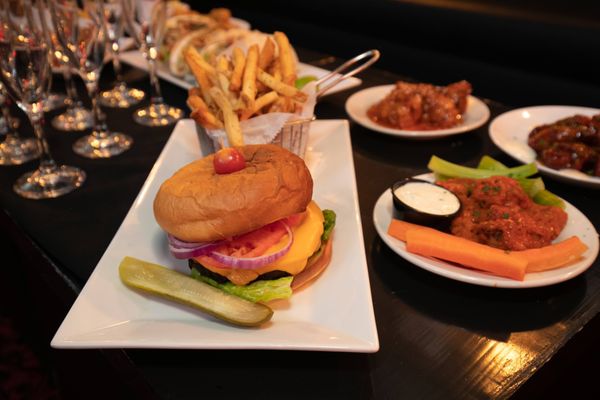 HOOPS CABARET & SPORTS BAR - Updated October 2025 - 58 Photos & 37 ...