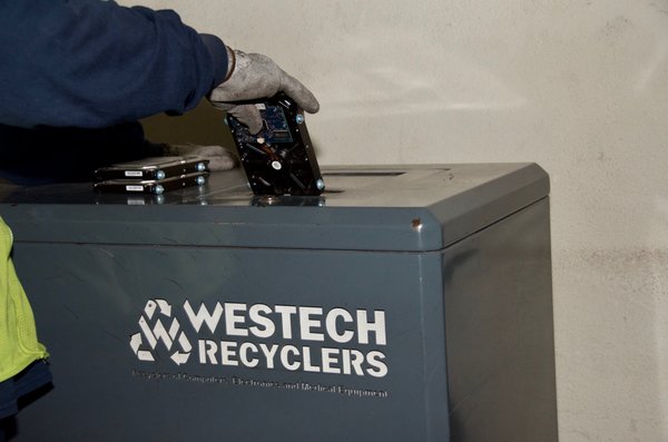 WESTECH RECYCLERS - Updated December 2025 - 13 Photos - 220 S 9th St ...