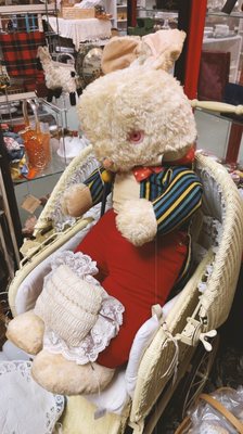 SPRING ANTIQUE MALL - 49 Photos & 29 Reviews - Antiques - 1609 Spring ...