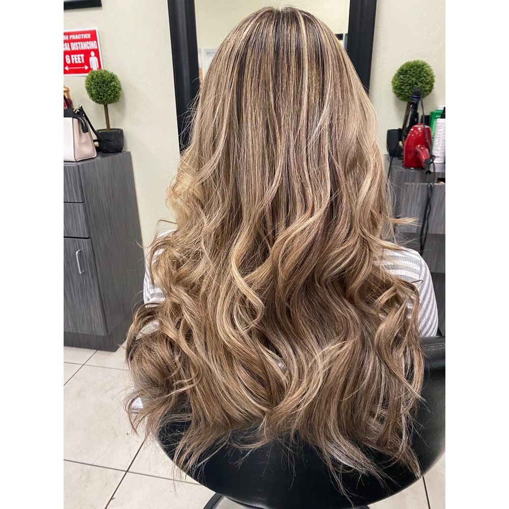 ROCOCÓ SALON & BOUTIQUE - 192 Photos & 77 Reviews - 3100 N Demaree St ...