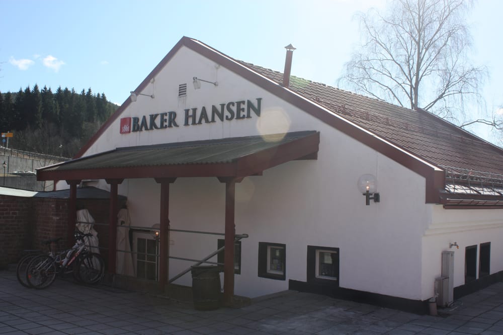 BAKER HANSEN - Updated August 2024 - Elvegangen 8, Bærum, Norway ...