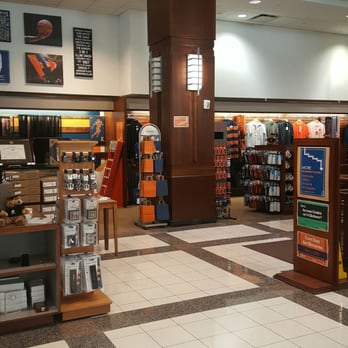 ILLINI UNION BOOKSTORE - Updated December 2025 - 30 Photos & 13 Reviews ...