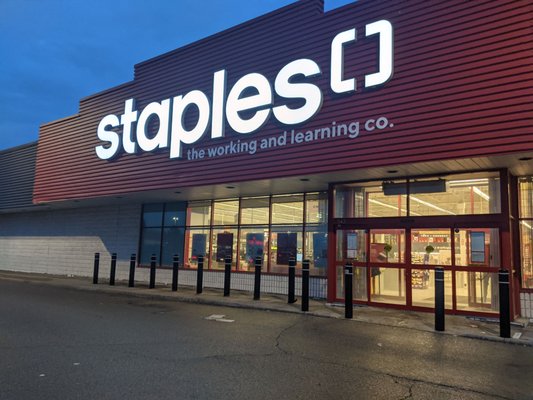 STAPLES - Updated December 2025 - 19 Photos & 19 Reviews - 542 Keele ...
