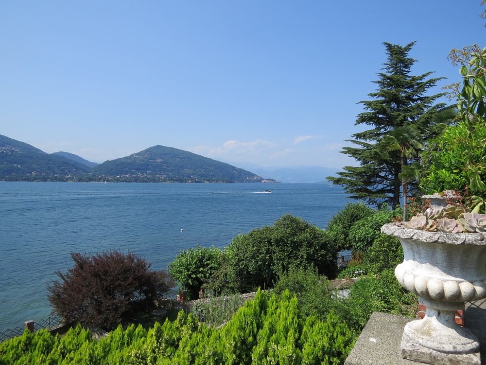 IL SOLE DI RANCO - 10 Photos - Piazza Venezia 5, Ranco, Varese, Italy ...