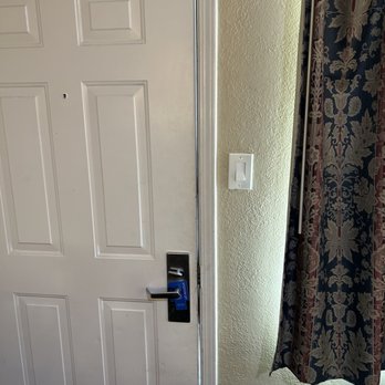 RODEWAY INN MONTEREY NEAR FAIRGROUNDS - Updated August 2025 - 160 ...