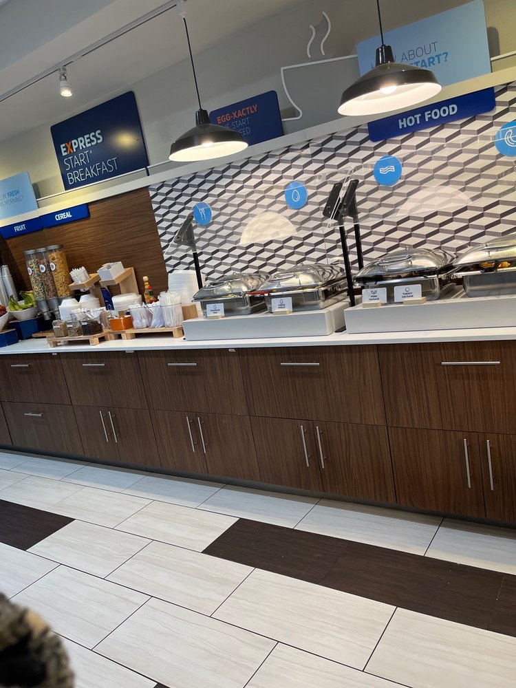 HOLIDAY INN EXPRESS & SUITES DALLAS NORTH - ADDISON - Updated November ...