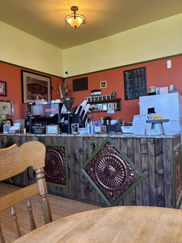 HILLSIDE COFFEE HOUSE - Updated December 2025 - 89 Photos & 30 Reviews ...