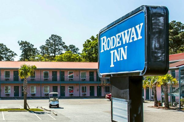 RODEWAY INN - Updated October 2025 - 16 Photos - 1725 Hwy 17 North ...