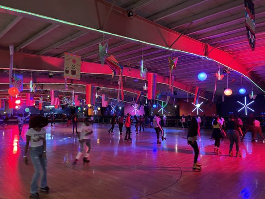 ROLLER DOME - Updated May 2025 - 180 Photos & 34 Reviews - 4902 ...