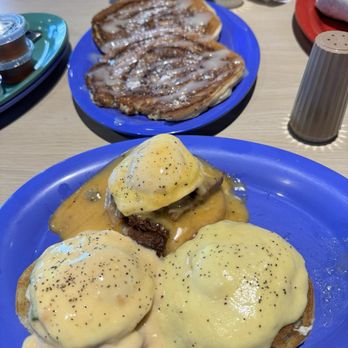 MULLETS UPTOWN ANKENY - Updated July 2025 - 41 Photos & 28 Reviews ...