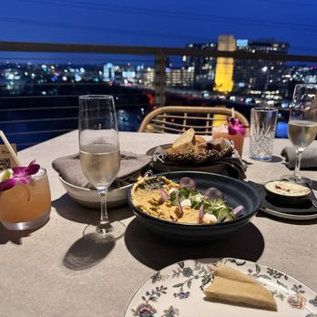 P6 - Updated August 2024 - 682 Photos & 424 Reviews - 111 E Cesar ...