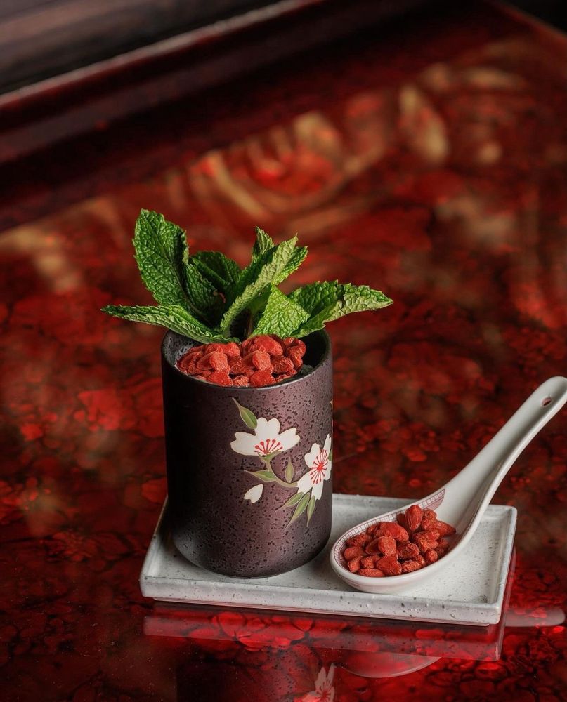 MR. H - Updated December 2025 - 378 Photos & 133 Reviews - 225 Northern ...