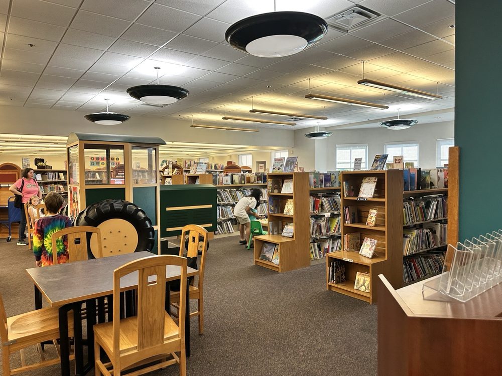 FRANKLIN ROAD LIBRARY BRANCH - Updated October 2025 - 21 Photos - 5550 ...