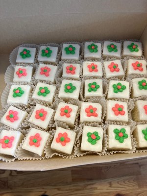 RHODES BAKERY - Updated January 2026 - 27 Photos & 50 Reviews - 880 ...