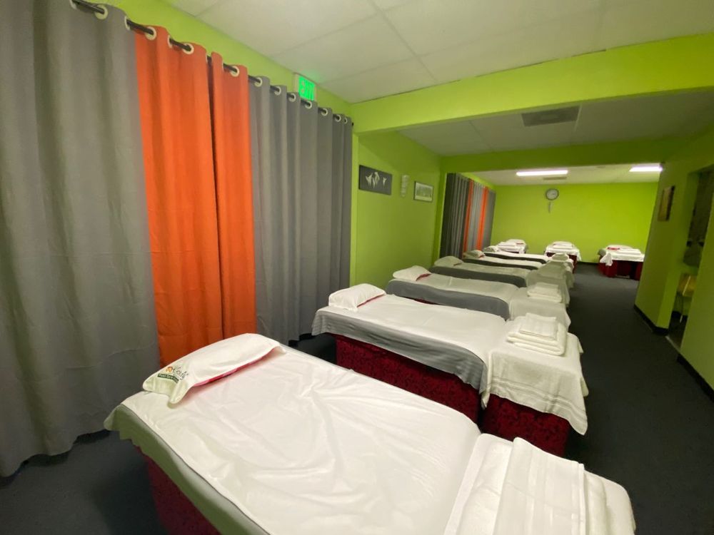 FOOTY ROOTY - ROSEVILLE - Updated May 2025 - 37 Photos & 76 Reviews ...