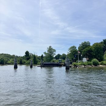 CHESTER-HADLYME FERRY - Updated December 2025 - 41 Photos & 10 Reviews ...