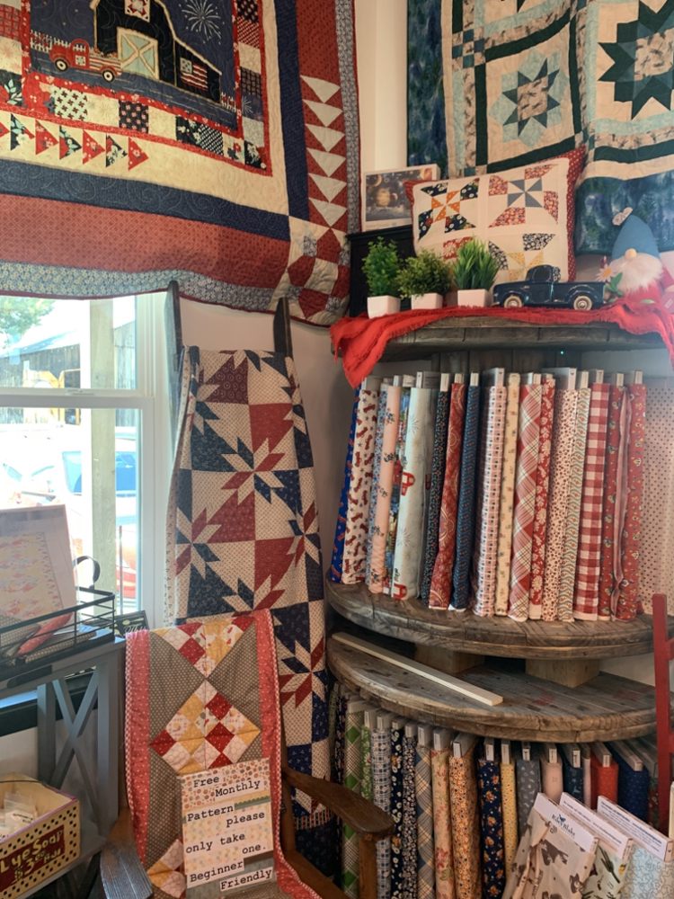 AUNT BEE’S FARMHOUSE - Updated December 2025 - 205 Line St, Granville ...