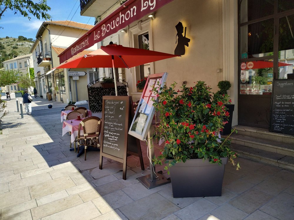LE BOUCHON LYONNAIS - 242 cours Gambetta, Cavaillon, Vaucluse, France ...