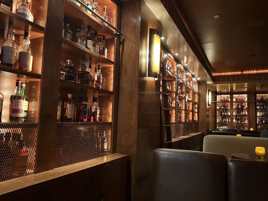 BRANDY LIBRARY - Updated August 2025 - 487 Photos & 706 Reviews - 25 N ...